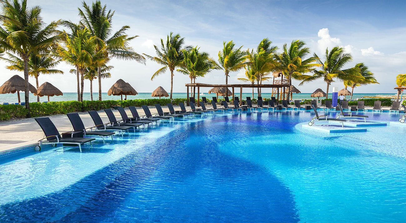 BlueBay Hotels | AppleVacations